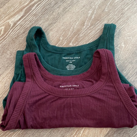 American Eagle Outfitters | Tops | Set Of 2 Tank Tops American Eagle Burgundy Emerald Green Soft ...